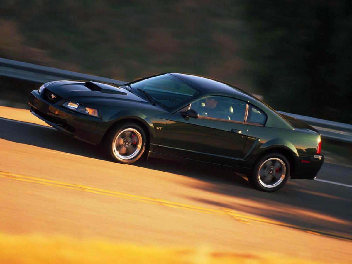 Ford Mustang IV 4.6 V8 GT (263 Hp)